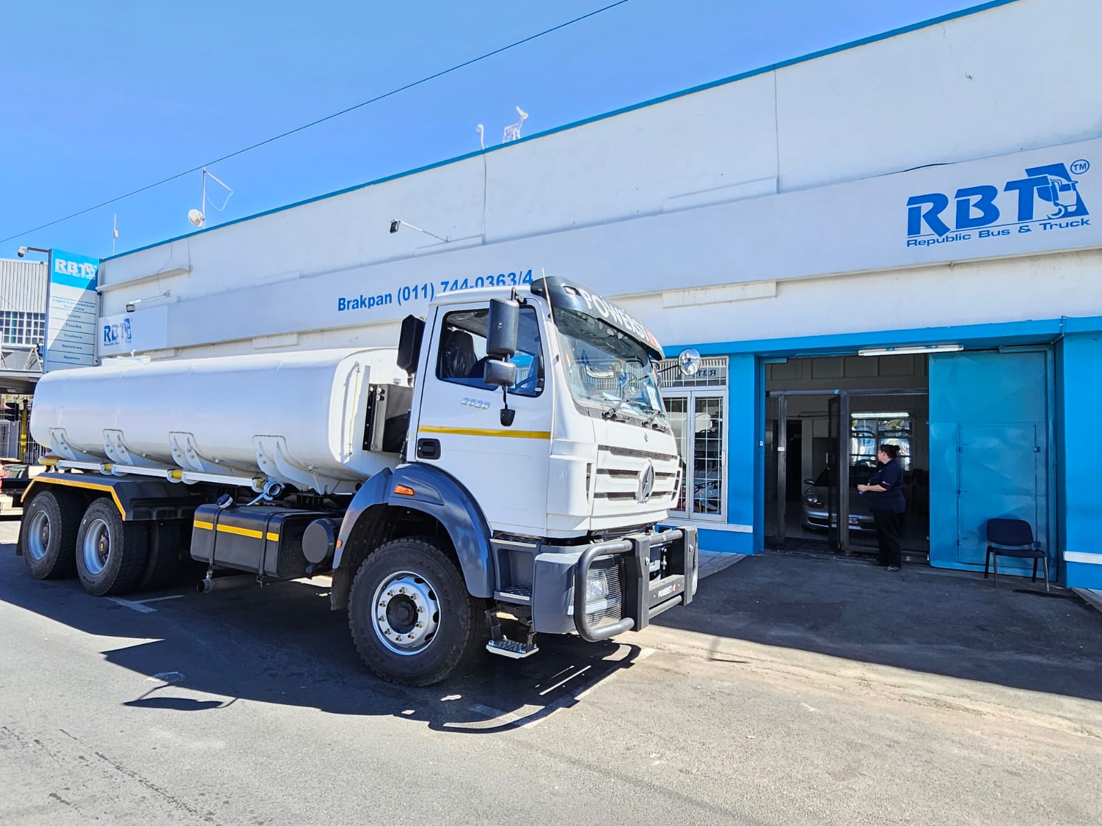 PowerStar 16,000 Litre Water Tanker | Republic Bus & Truck | TATA Brakpan