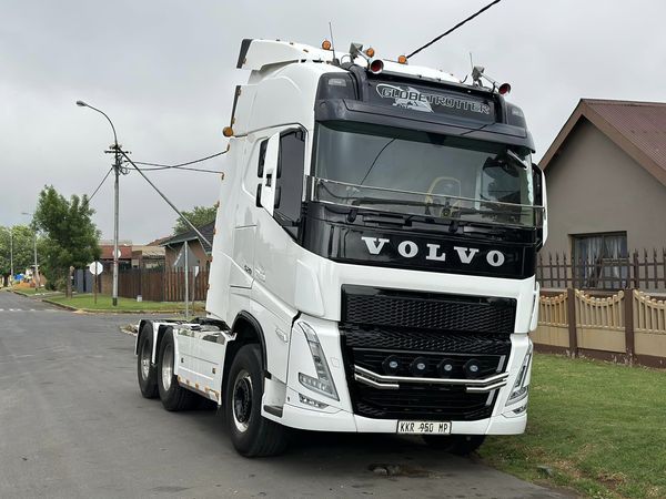 2021 VOLVO 520 GLOBETROTTER | Republic Bus & Truck | TATA Brakpan